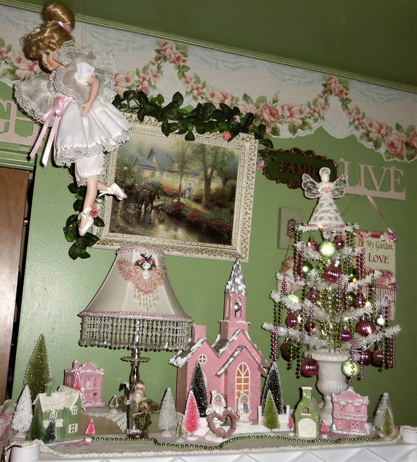 A DEBBIE-DABBLE CHRISTMAS: Christmas in the Craft Room, Christmas Home ...