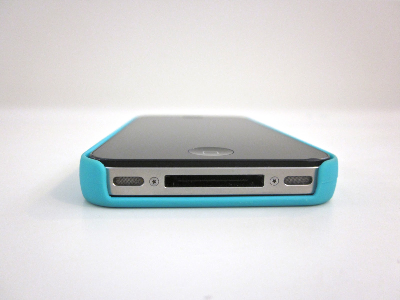 Gadget Simple: Incipio Feather Snap-On iPhone 4/4S case