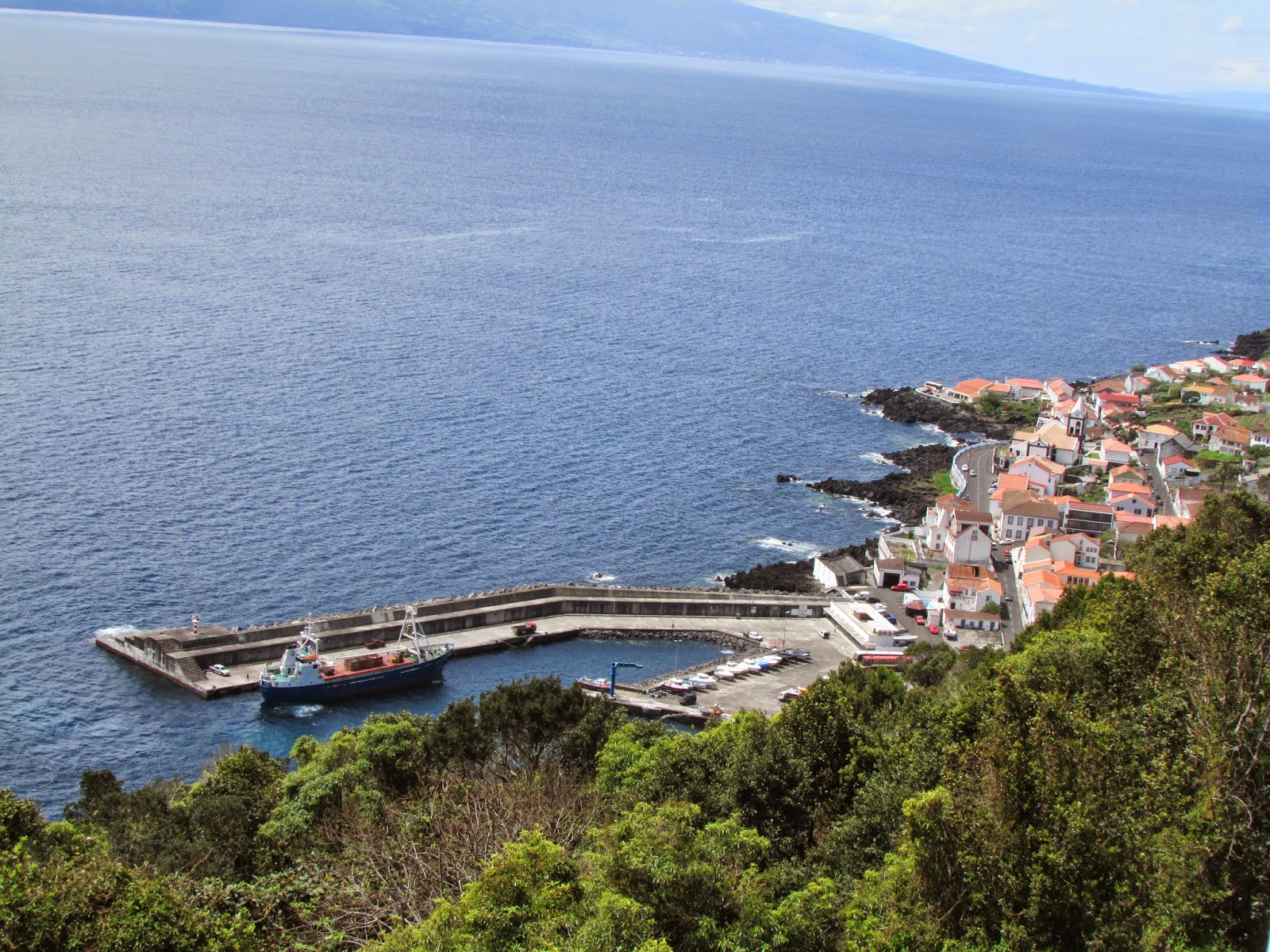 PORTO DA CALHETA: Ponta da Barca no Porto da Calheta