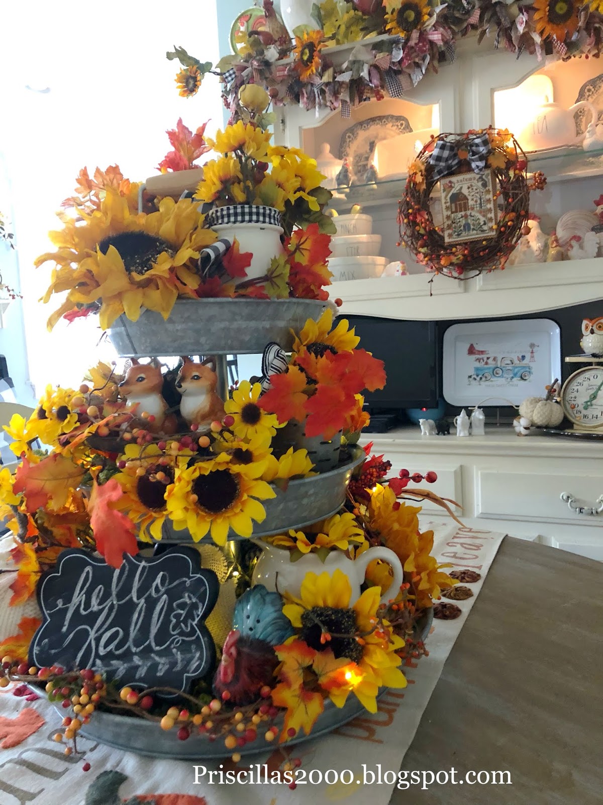 Priscillas: The Fall Tiered Tray