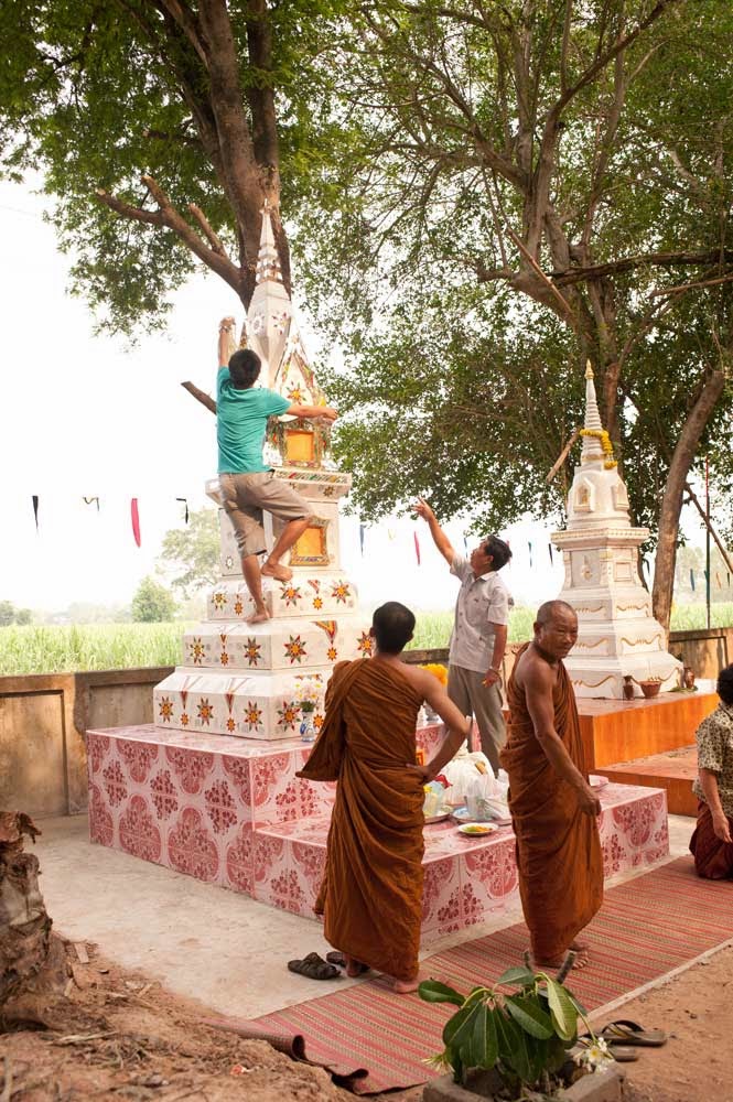 Allen's World: Theravada Buddhist Bone Washing Ritual