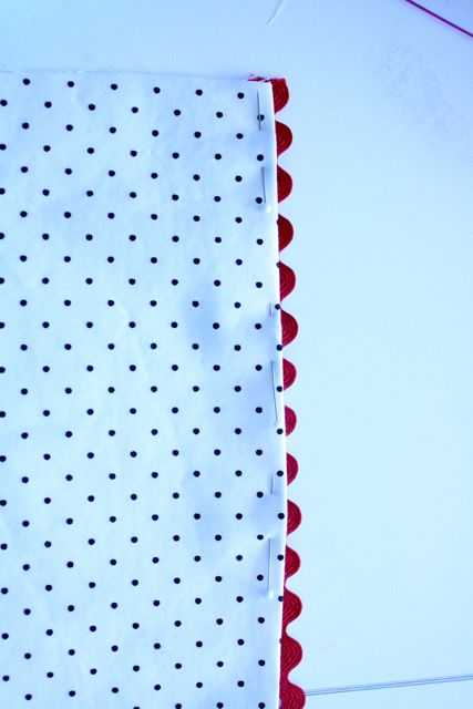 Gertie's New Blog for Better Sewing: Sewing Rick Rack Edging to a Dress