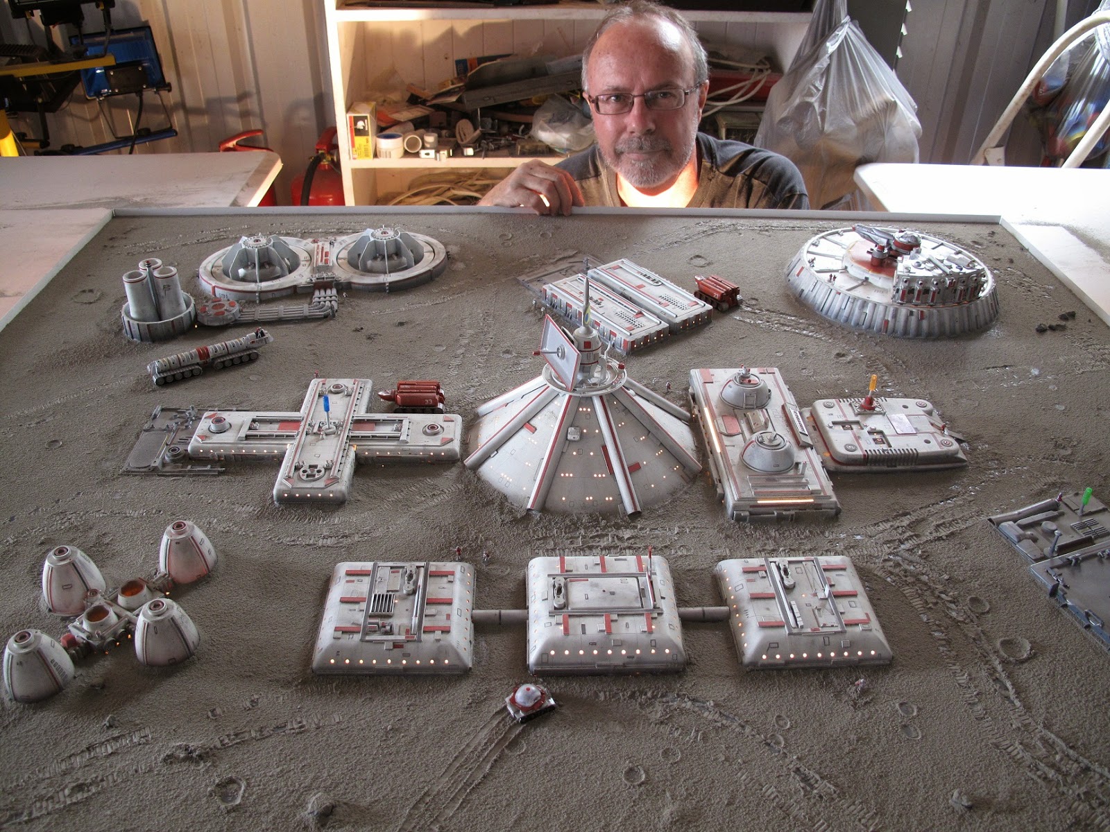 Science Fiction Modeller: BEHIND THE SCENES PHOTOGRAPHY A Few Smoke and ...