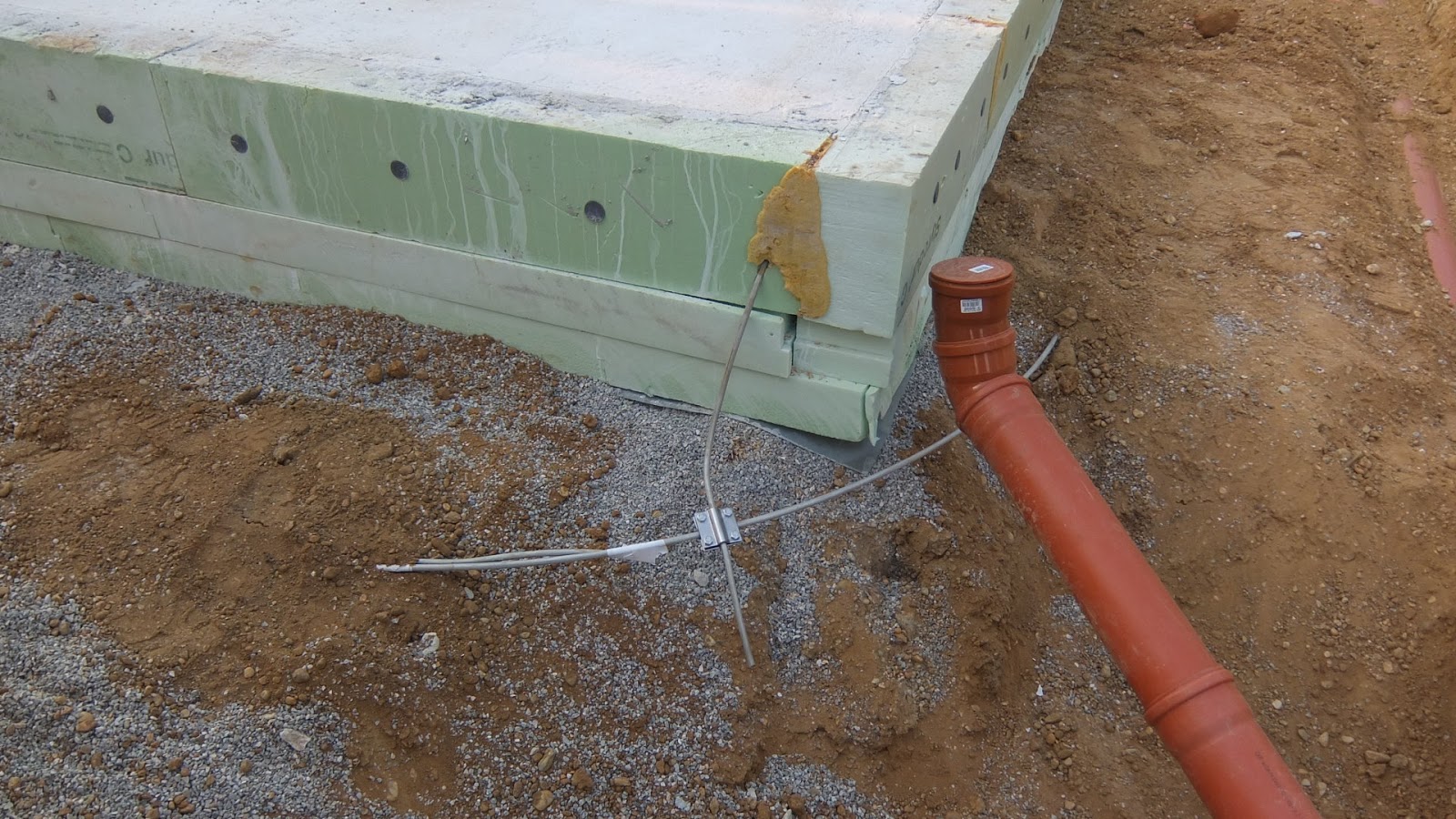 AuA's Baublog: Ringerder verlegt und angeschlossen