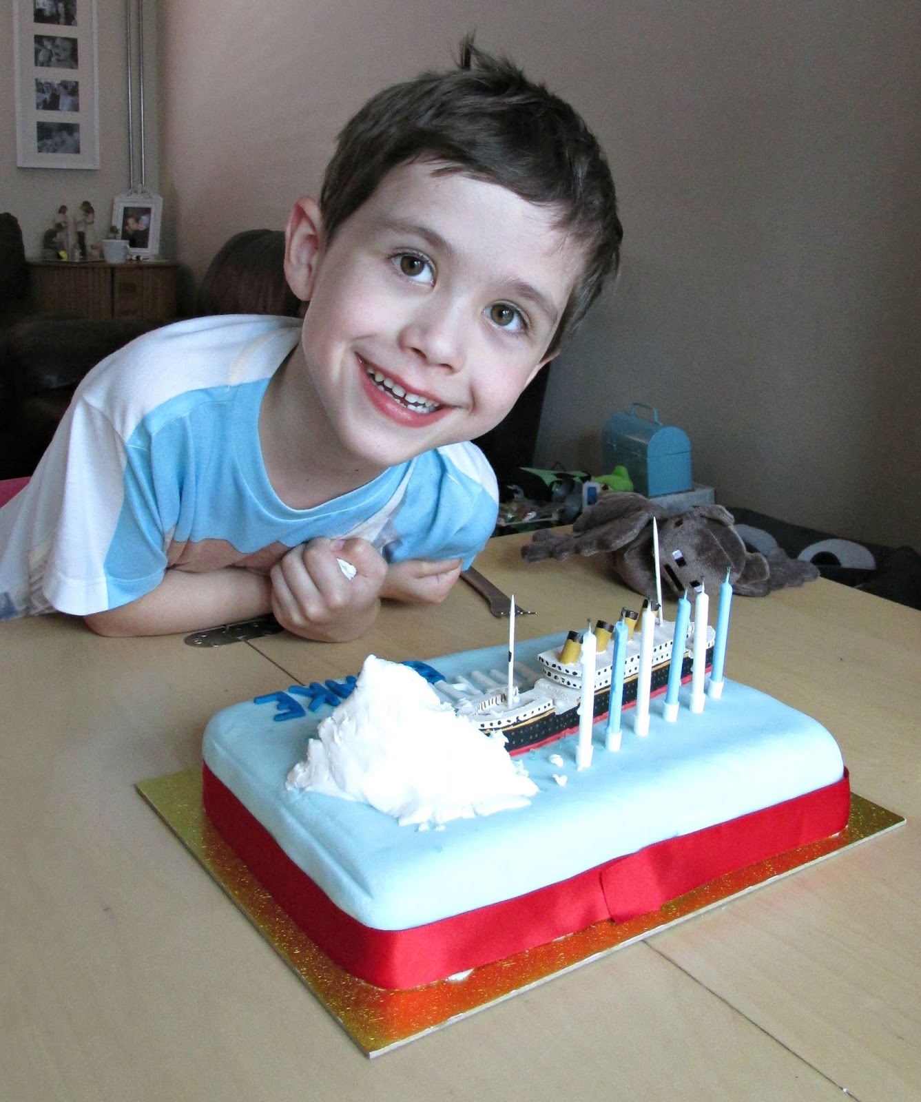 Blue Jelly Sew N So Victoria Rogers Making A Titanic Birthday Cake