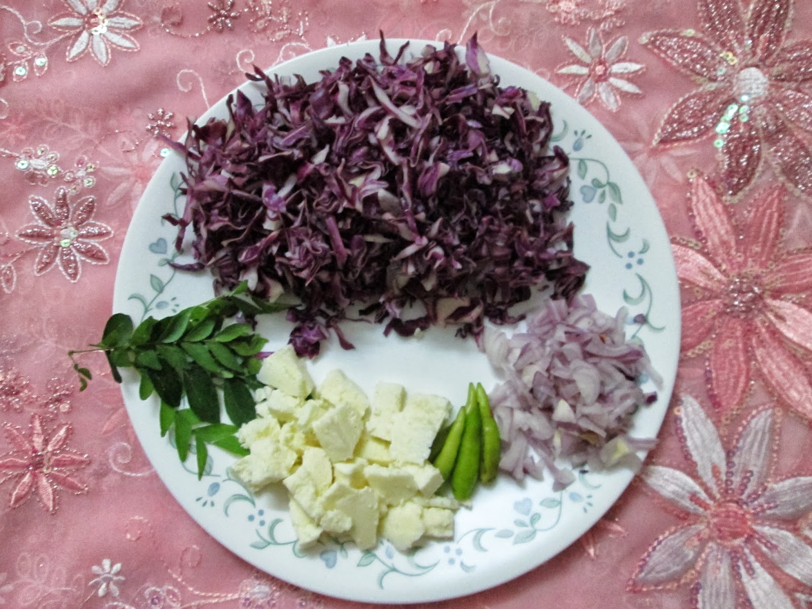 Red Cabbage Paneer Stir Fry (Sivappu muttai kose paneer poriyal)