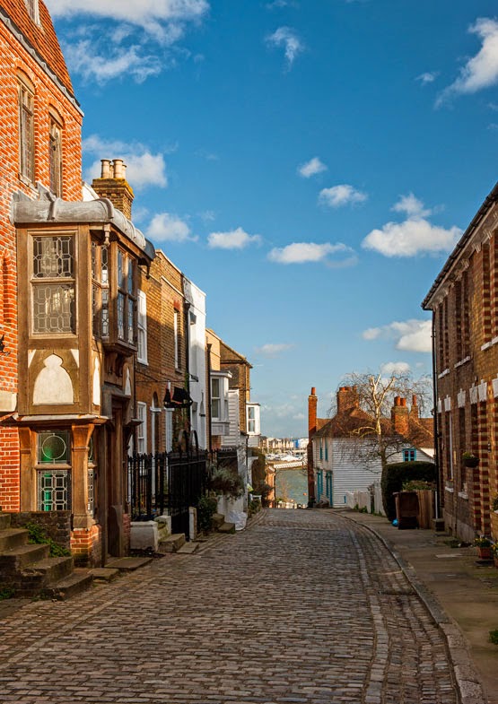 Gateways to the Sea: The Medway Estuary, Kent