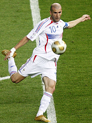 Football Stars: Zinedine Zidane Profile And Photos