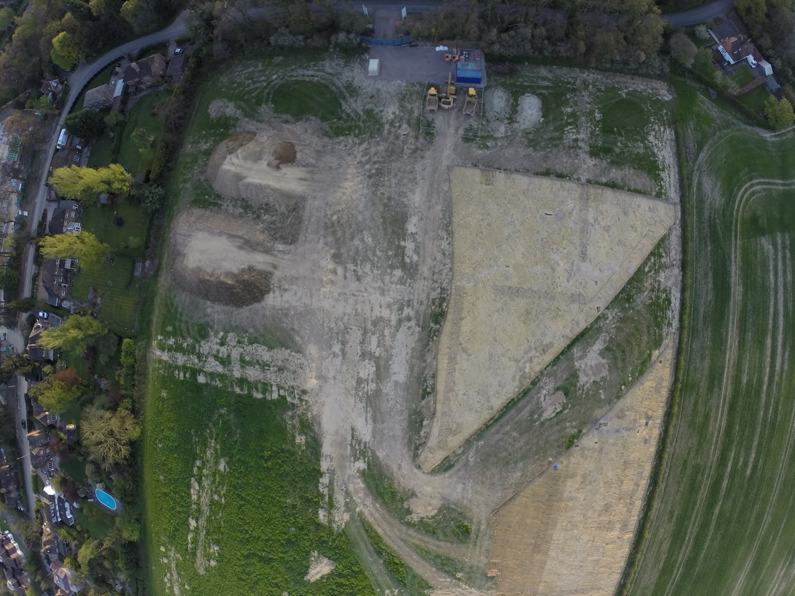 Ians Blog: THIRTY PICTURES: Bovis homes development in Rusper Road on ...