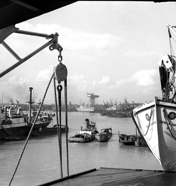 Views of Calcutta Port - April 1960 - Old Indian Photos