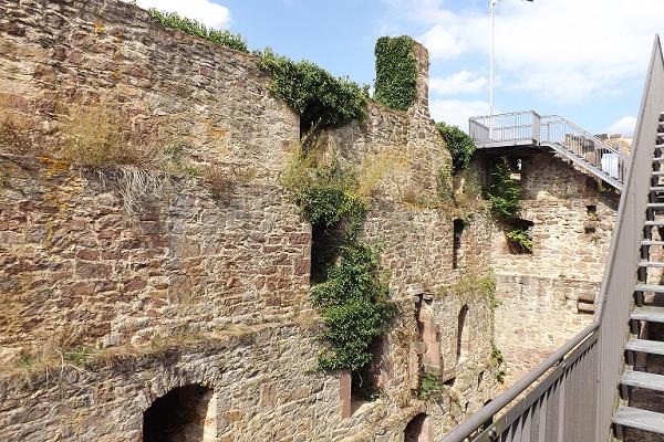 The Lost Fort: Between the Landgraves of Hessia and the Archbishops of ...