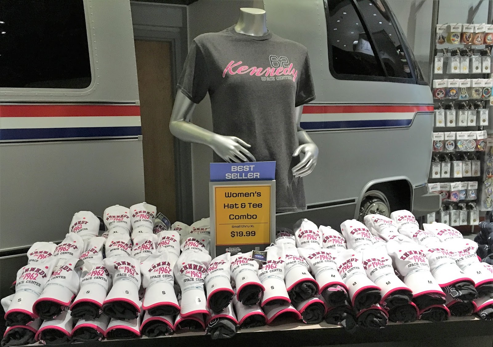 Meet Me in the Gift Shop: Kennedy Space Center: The Shuttle Express