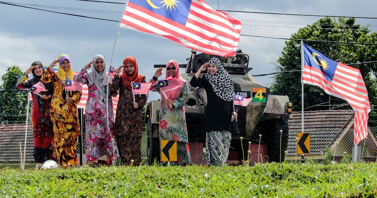 Candid Merdeka RISDA: CANDID MERDEKA 125