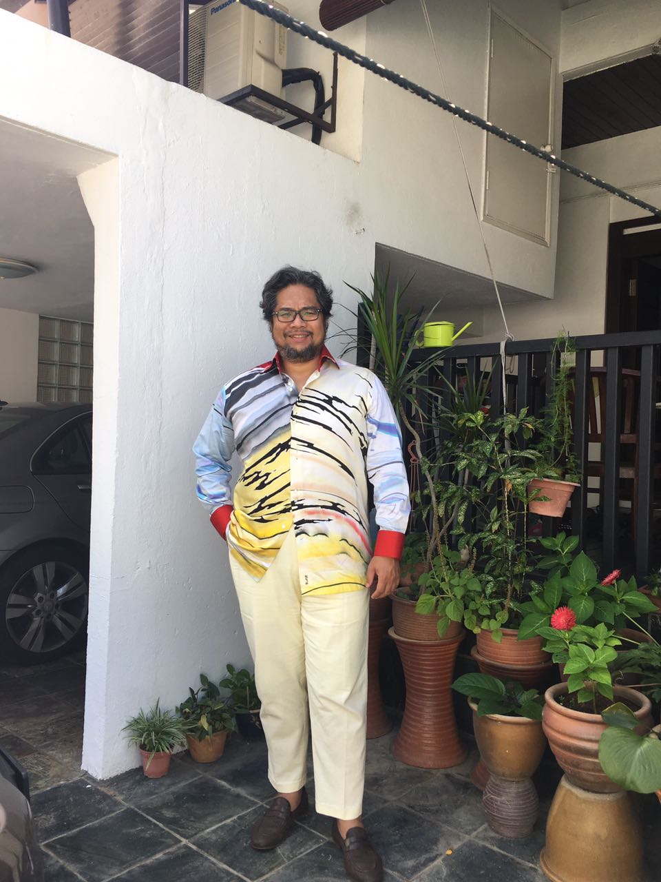 A Malaysian Man: How should a formal Batik Shirt fit