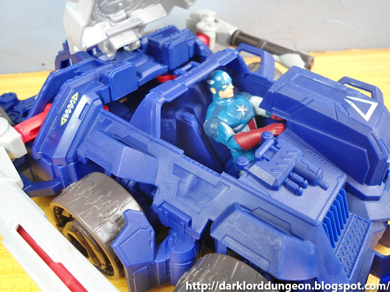 GeekMatic!: The Avengers: Captain America Goliath Assault Tank