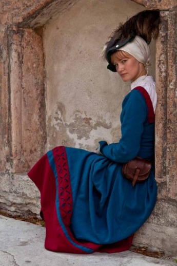 Marlein - a 16th century wardrobe: A journey among trossfrau-dresses