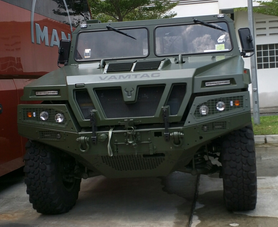 DEFENSE STUDIES: AD Singapura Uji Coba URO Vamtac