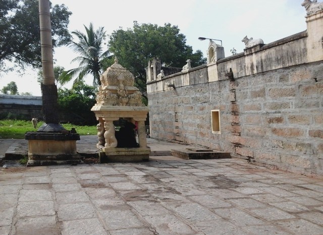 Tamilnadu Tourism: Jalanatheeswarar Temple, Thakkolam – The Temple