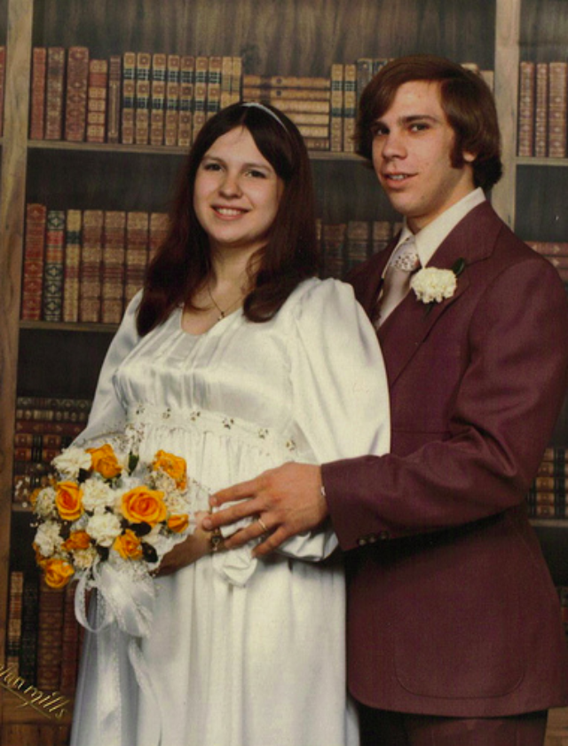 Not All Portrait Photography Studios Are Equal: 30 Photos of Regular ...