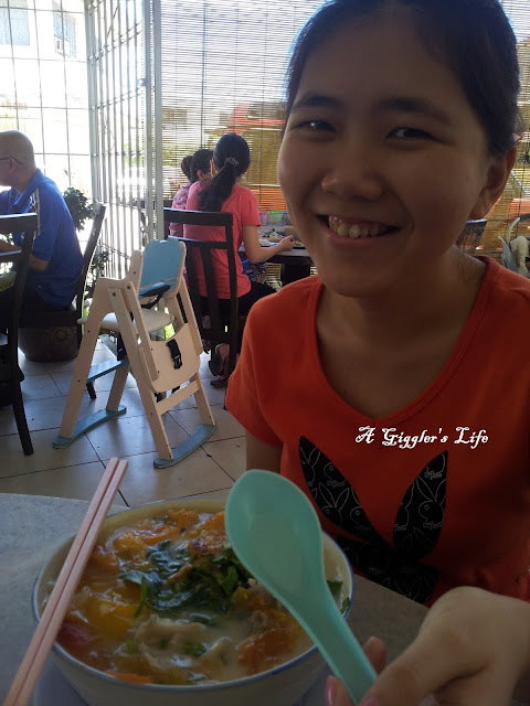 A Giggler's Life: Tung Fong Seafood Restaurant @ Fish Noodles (Super Fresh)