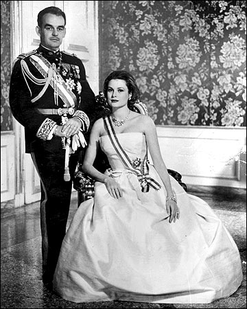 L.A. La Land: Fame, Fortune, and Forensics: HISTORY LESSON: Royal Wives