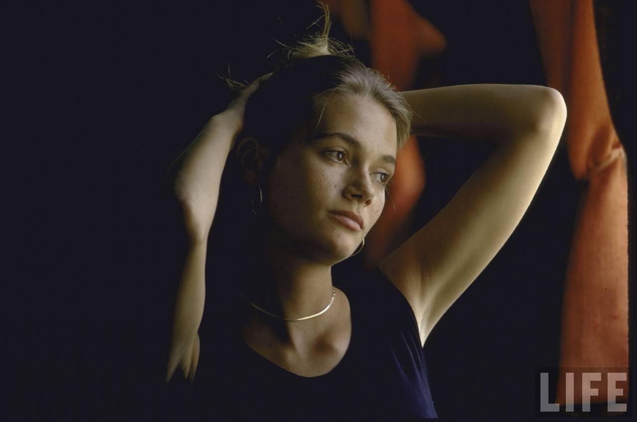 25 Fascinating Color Photographs of a Young Peggy Lipton From the 1960s ...
