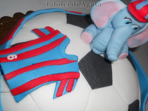 I dolci di Agata... e non solo !!!: Torta calcio Catania per Nicola ... I dolci di Agata... e non solo !!!: Torta calcio Catania per Nicola ...