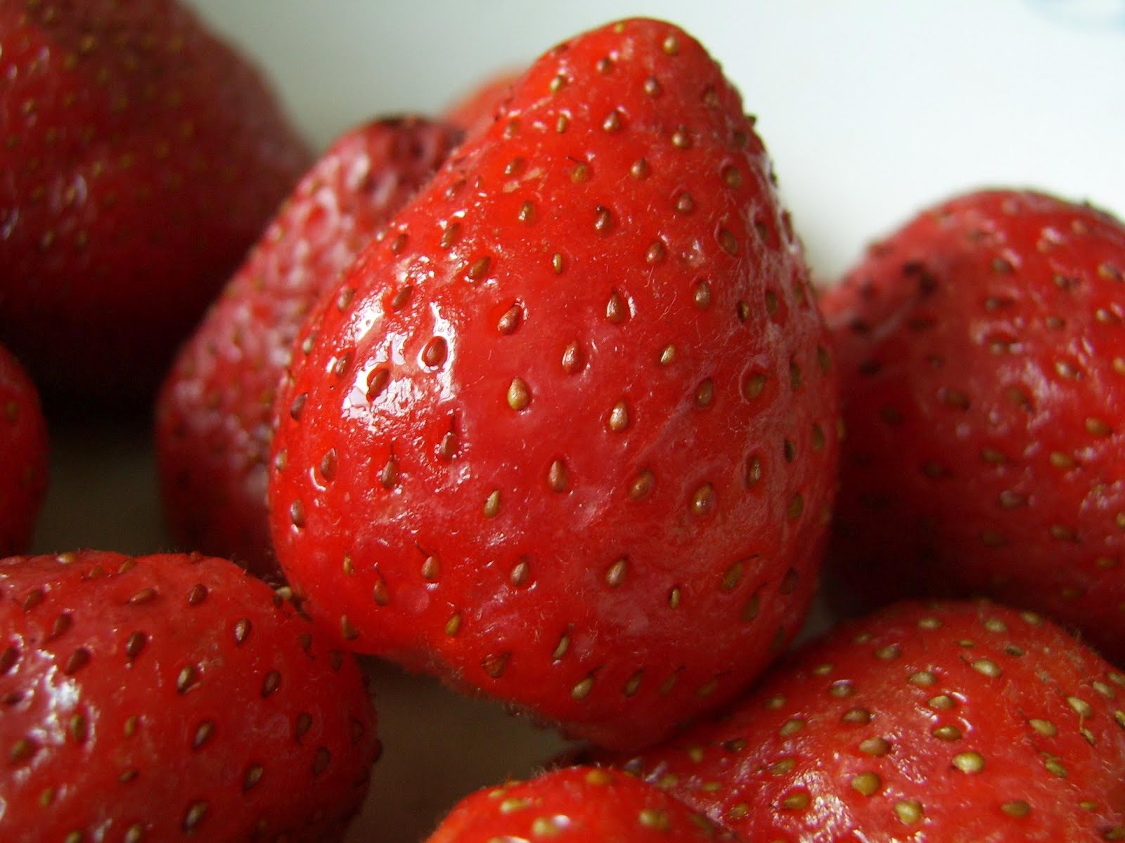 Imagini cu capsuni | StolenIMG