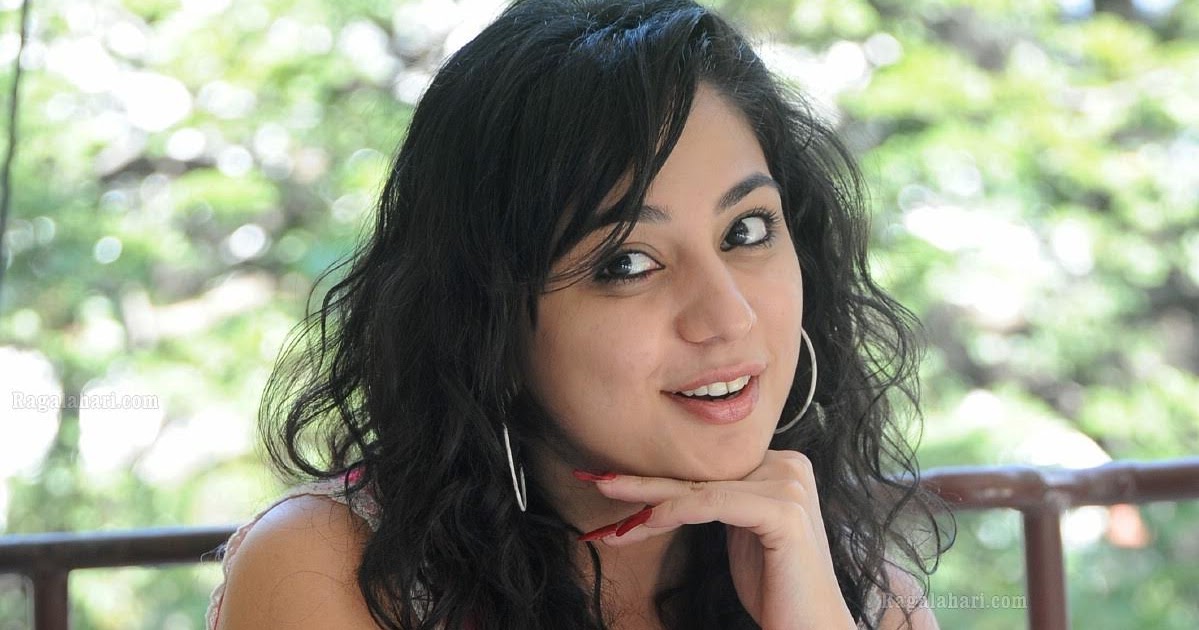 damsel4all: Saba Saudagar