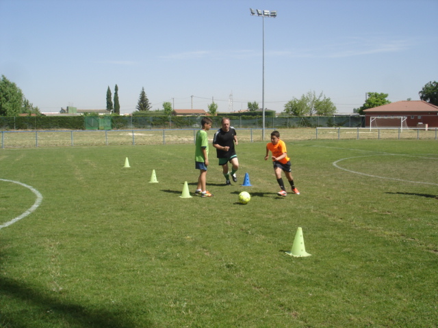 Escuela de futbol BALON PIE: BALON PIE AHORA ENTRENA EN CANCHA DE ONCE...