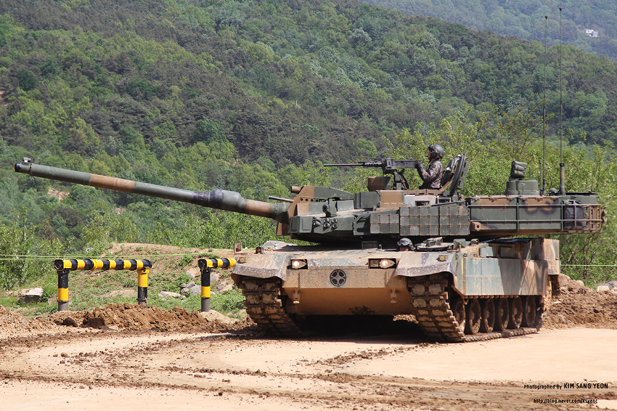 VEICULOS E ARMAMENTOS MILITARES: Hyundai Rotem K2 Black Panther