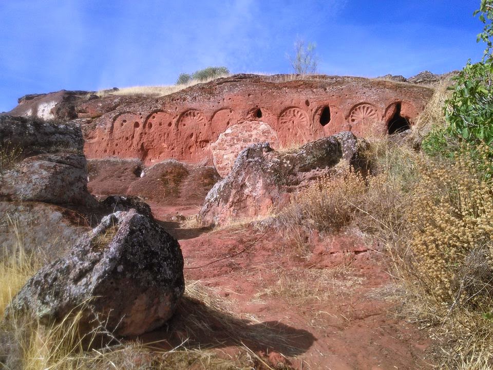 Club de Senderismo Los Escuderos de Rus (Jaen): RUS, EL MÁRMOL, HIPOGEO ...