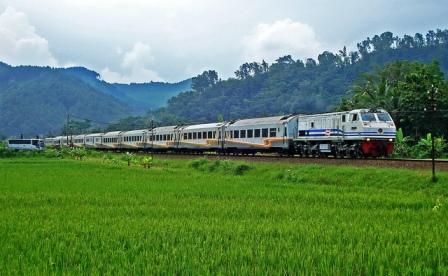 8 Kereta Api Eksekutif (Argo) Terbaik Indonesia | Taman Bacaan Online