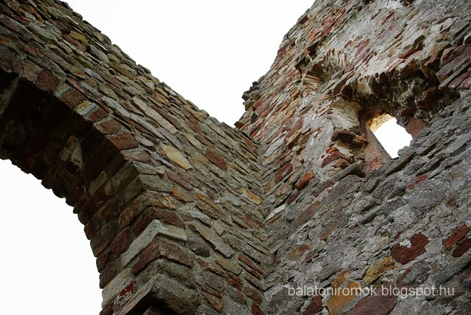 Balatoni romok: Ecséri templomrom (Révfülöp)