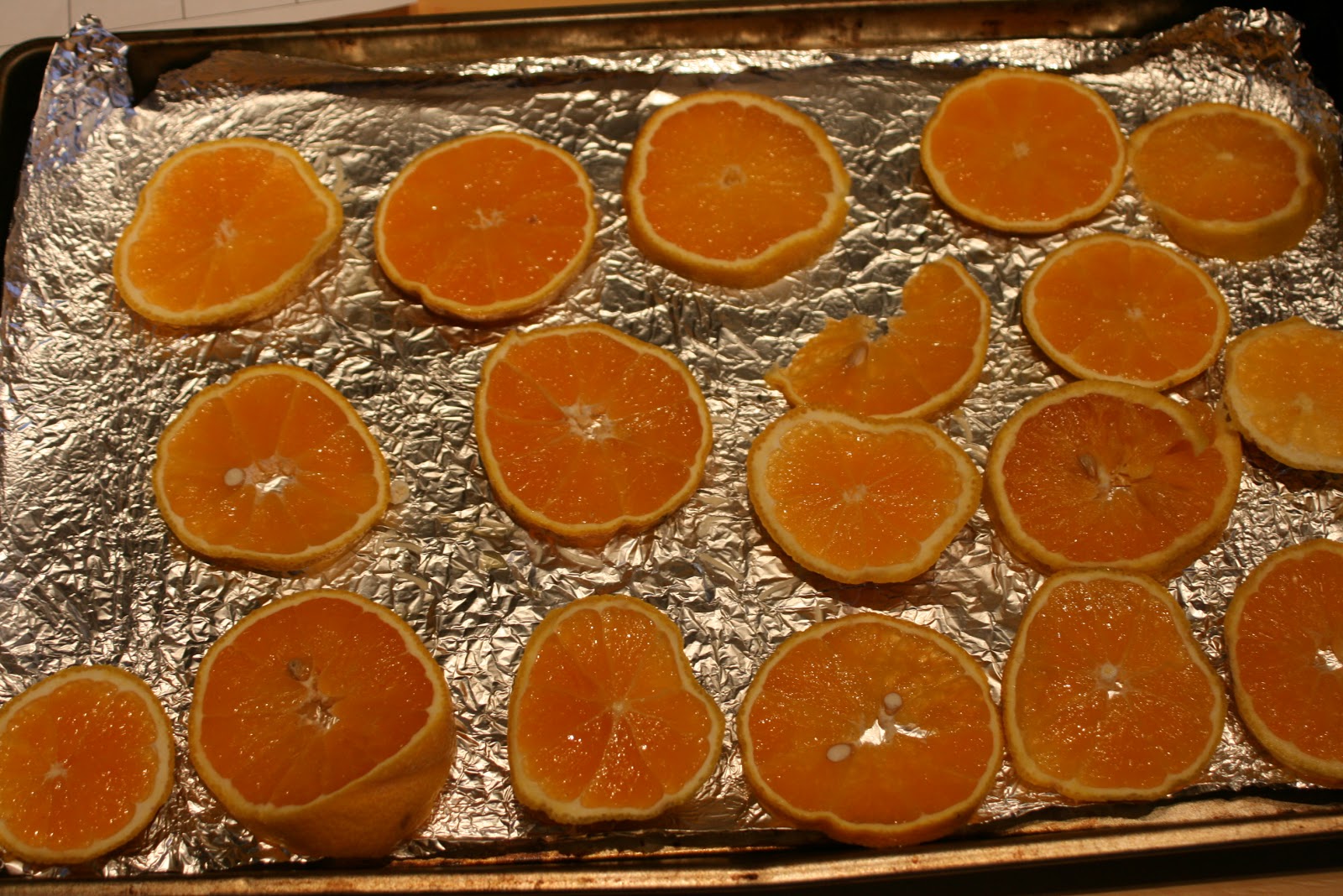 The Little Backyard Farm: Orange slices as a tree decoration