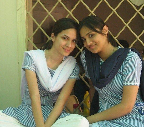 HOT: Pakistani School Girls, Cute Pakistani School Girls