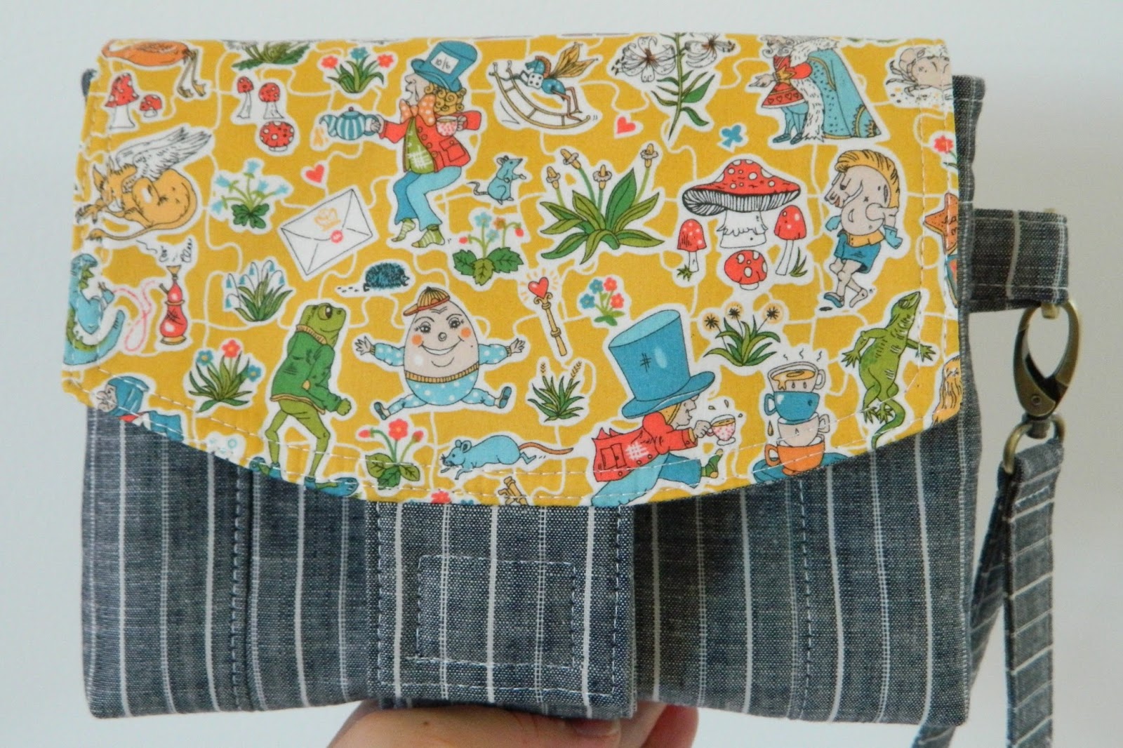 Purse Palooza – Pattern Review – Michelle Patterns Aster Wristlet – Sew ...