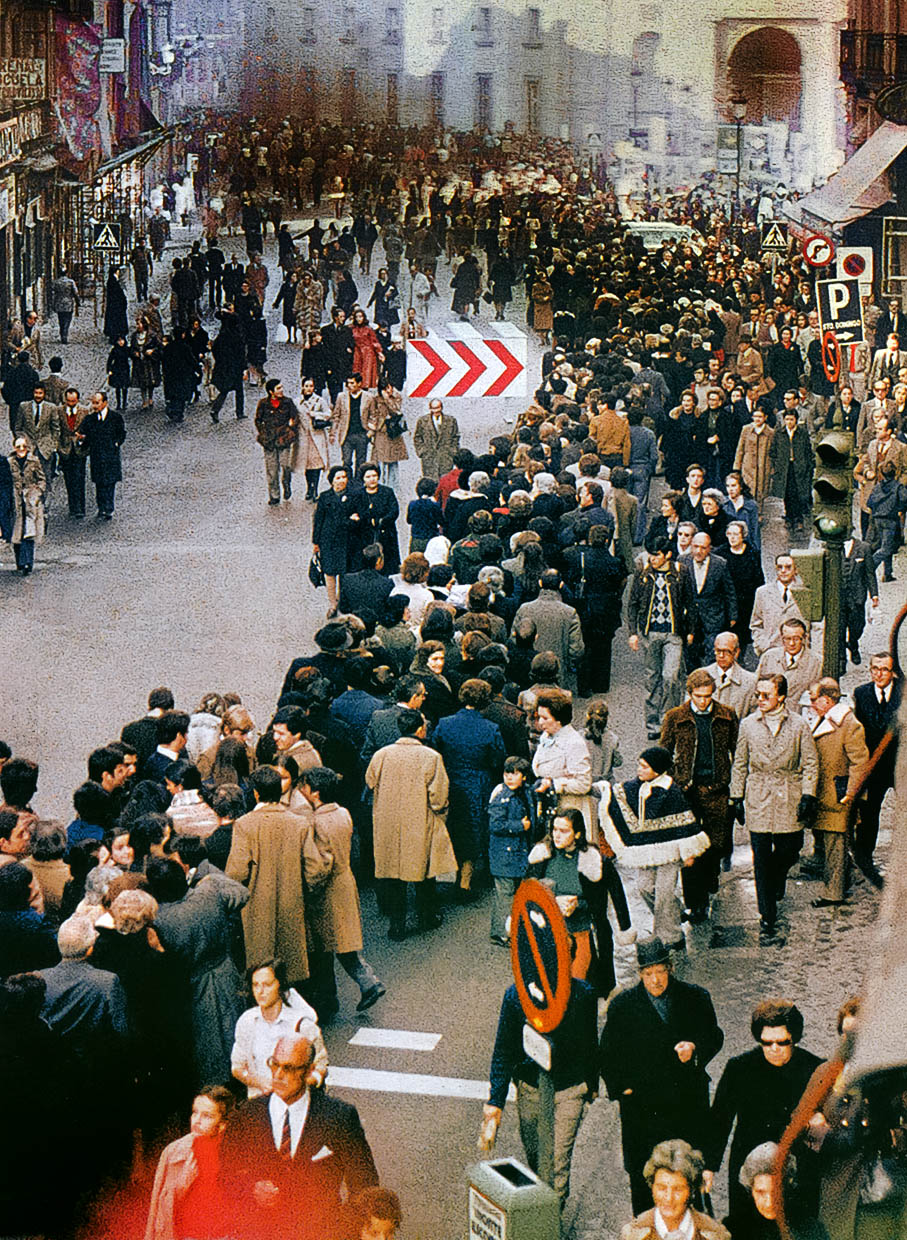 Espacios Plurales: Funeral de Franco. El miedo de las masas