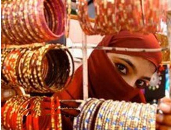 My-Diary: Eid Moon Night Chand Raat Shopping Activities Mehndi Choriyan ...