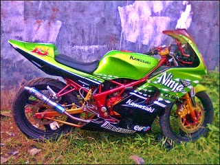 Modifikasi Motor Ninja RR ala Superbike