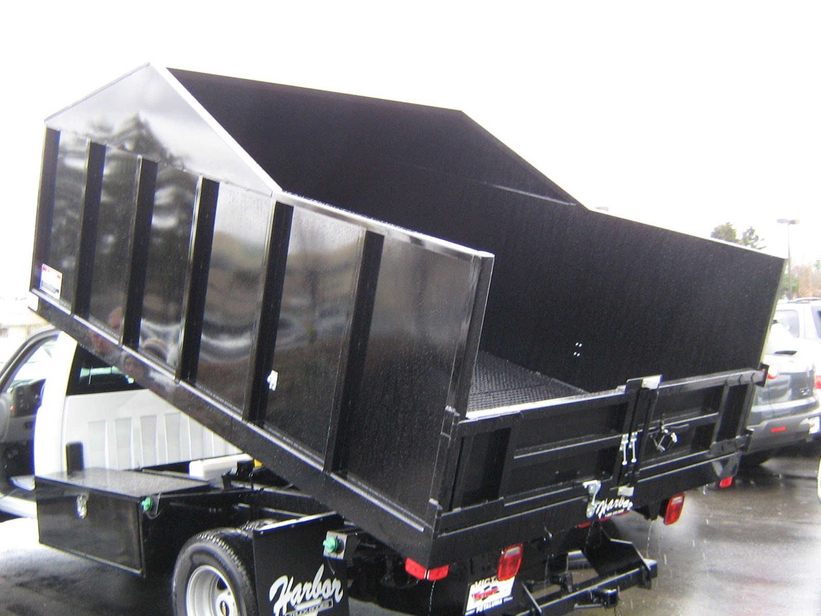 Harbor Truck Bodies Blog: Aerodynamic Landscape Dump Body
