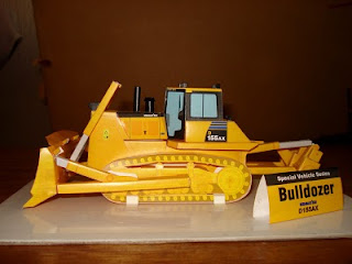 paper crafting: bulldoser papercraft (komatsu)