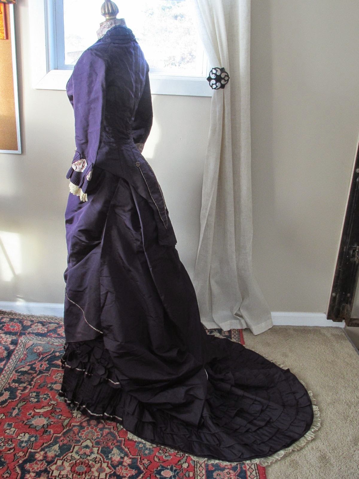 All The Pretty Dresses: Purple Bustle Dress
