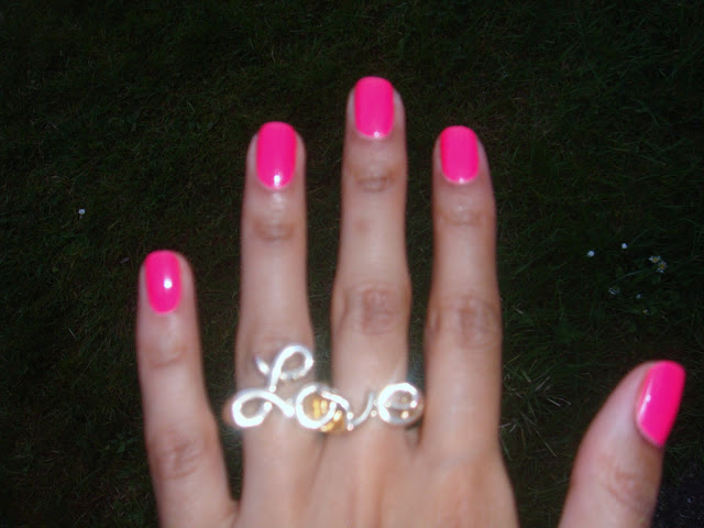 Make-Up and Go: Pinky fingers