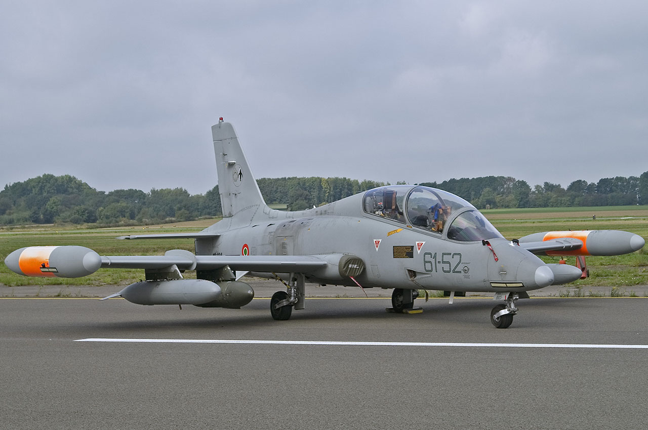 Aerei: Aermacchi MB.339