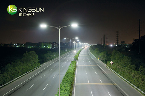 Living Green With LED Lighting World: Outdoor Lighting: LED Roadway ...