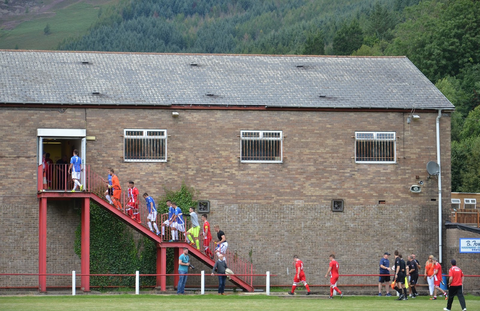 Extreme Football Tourism: WALES: Ton Pentre AFC