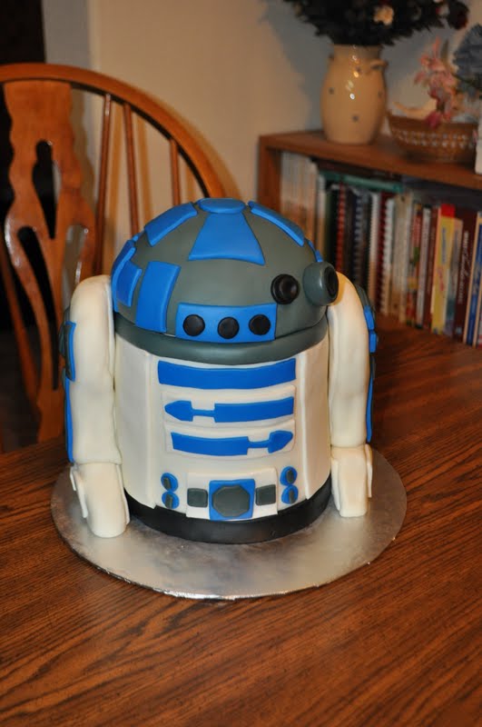 PEACH OF CAKE: R2D2 cake