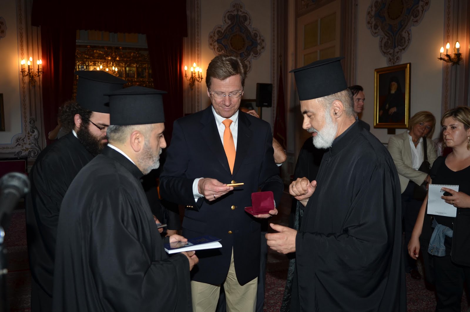 ΦΩΣ ΦΑΝΑΡΙΟΥ: ΝΑΙ ΣΤΗΝ ΕΠΑΝΑΛΕΙΤΟΥΡΓΙΑ ΤΗΣ ΧΑΛΚΗΣ ΑΠΟ ΤΟΝ ΓΕΡΜΑΝΟ ...