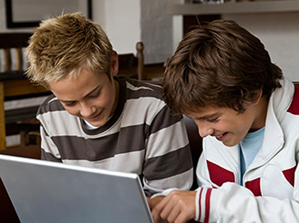 MAD NEWS: Facebook Mania: 1 Million Under Age Kids in UK Access ...